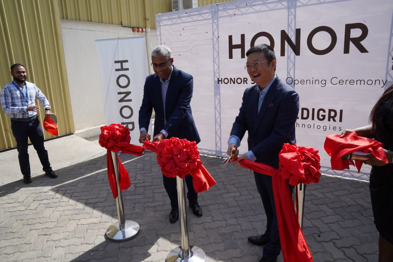 HONOR inaugurates the HONOR Service Center in collaboration with ...