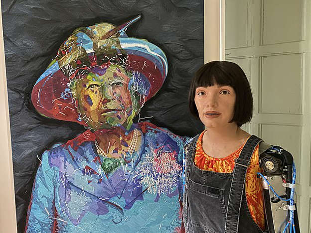 First-ever AI robot artist Ai-Da made new portrait of Queen Elizabeth ...