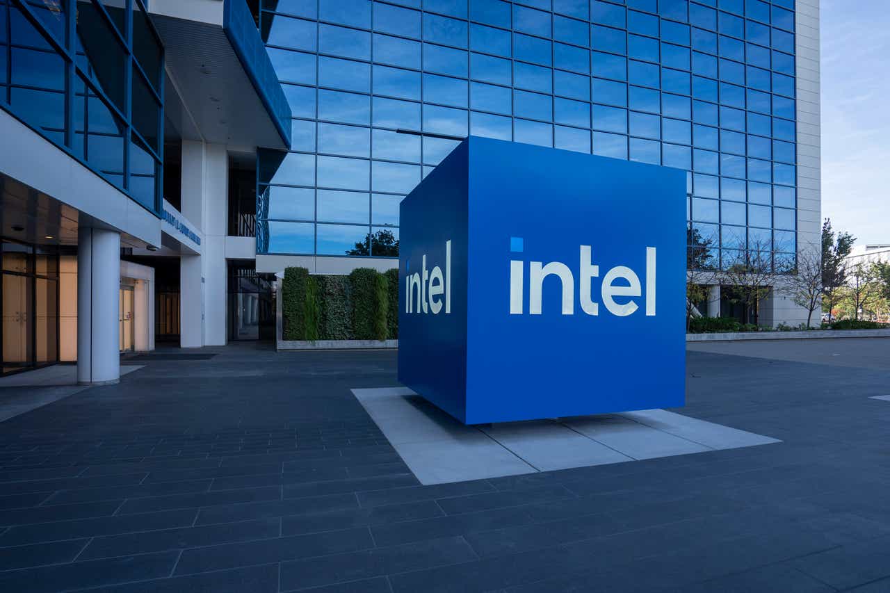 Intel Board Shakeup: Three Members Retire in Turnaround Move